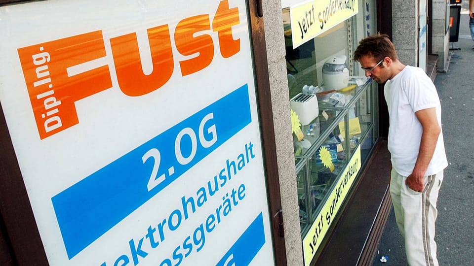 Fust kauft sich positive Bewertungen - Audio & Podcasts - SRF