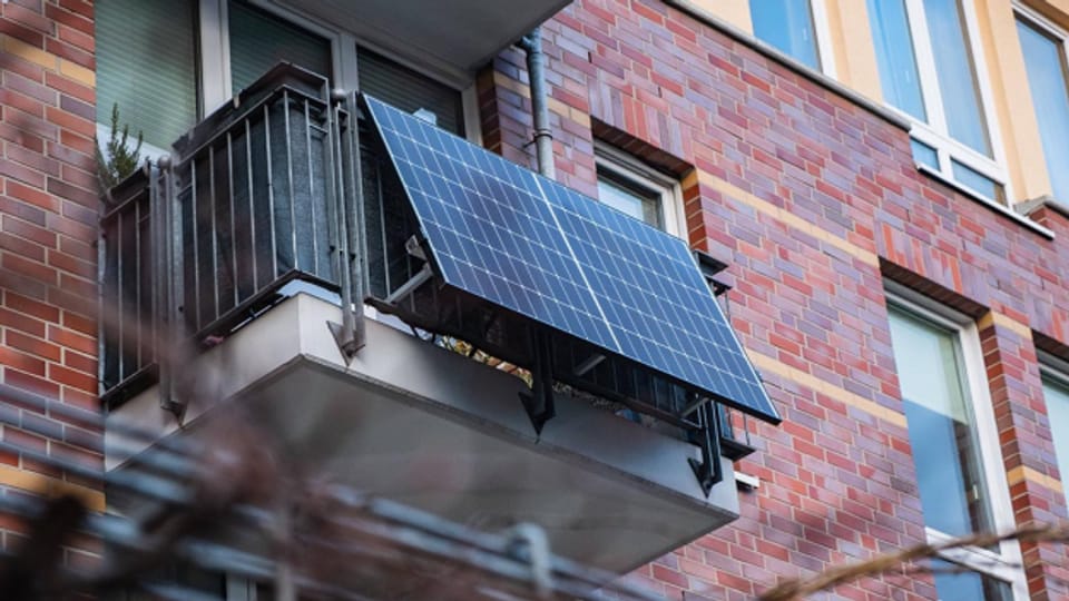 Test Balkon-Solaranlagen: Den steigenden Energiepreisen trotzen - Audio ...
