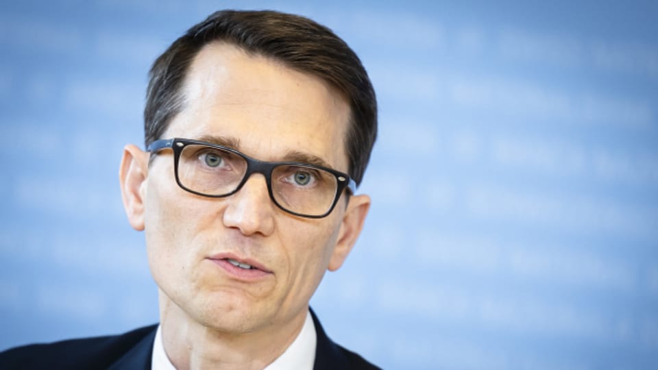 Martin Schlegel wird neuer Präsident der Nationalbank - Audio ...