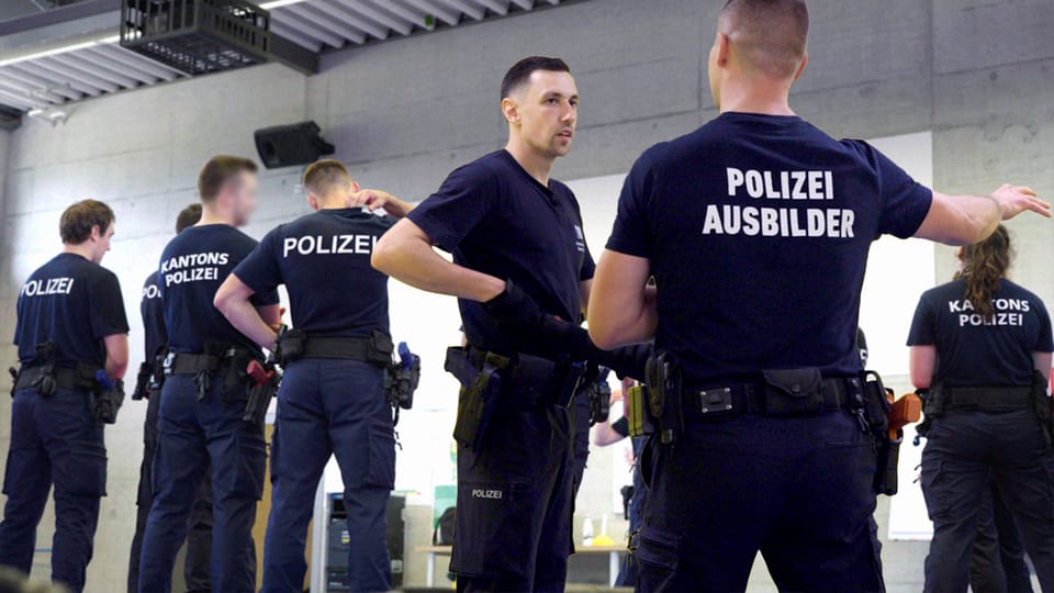 Polizei sucht verzweifelt Nachwuchs – Wer schafft den Job als Cop ...