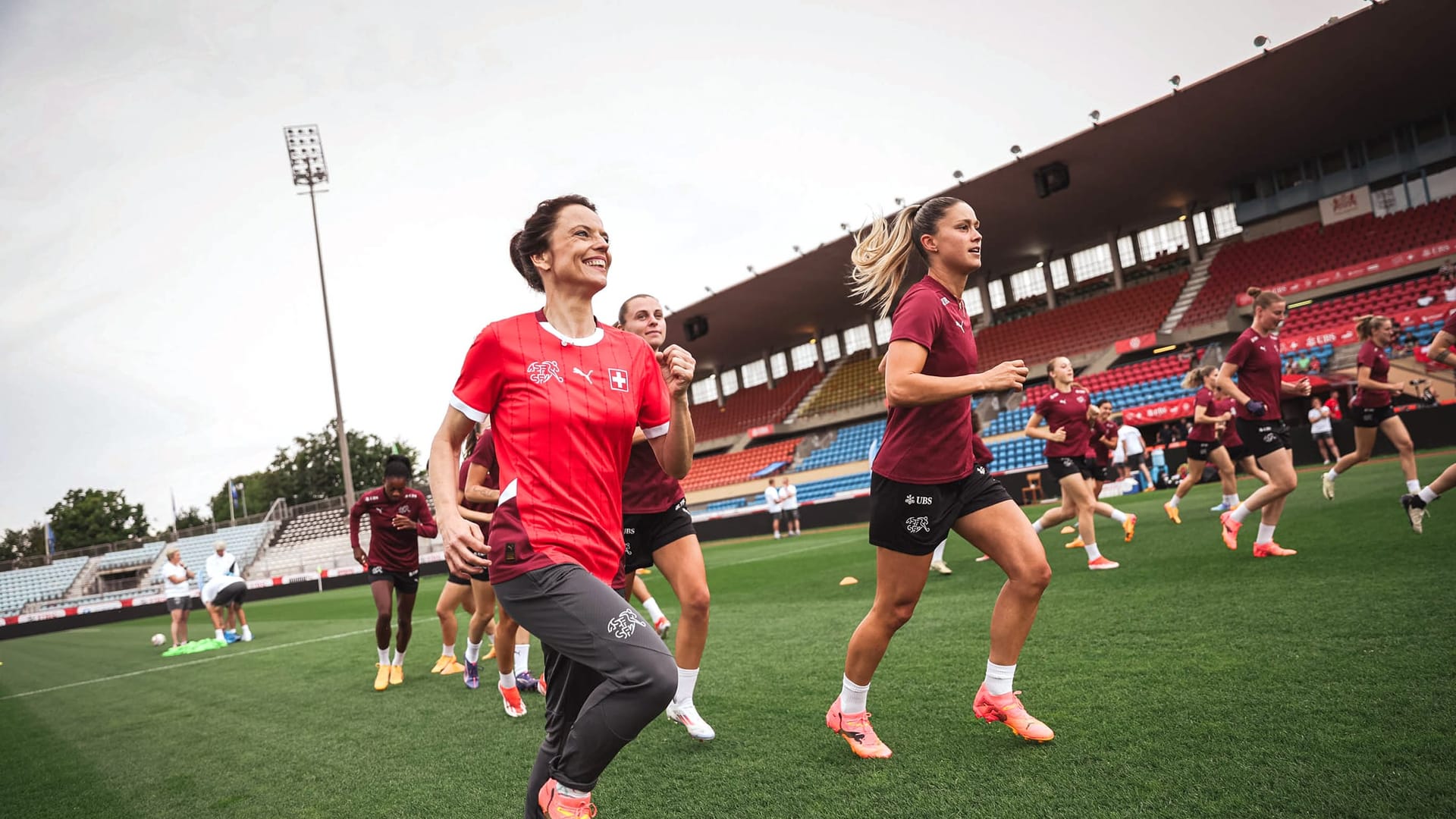 Bewegende Geschichten und wie sie weitergingen - Mona mittendrin - Play SRF