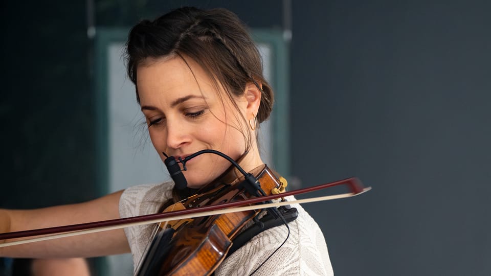 Typisch Volksmusik? - Helen Maier & The Folks (Staffel 3, Folge 3) - Play SRF