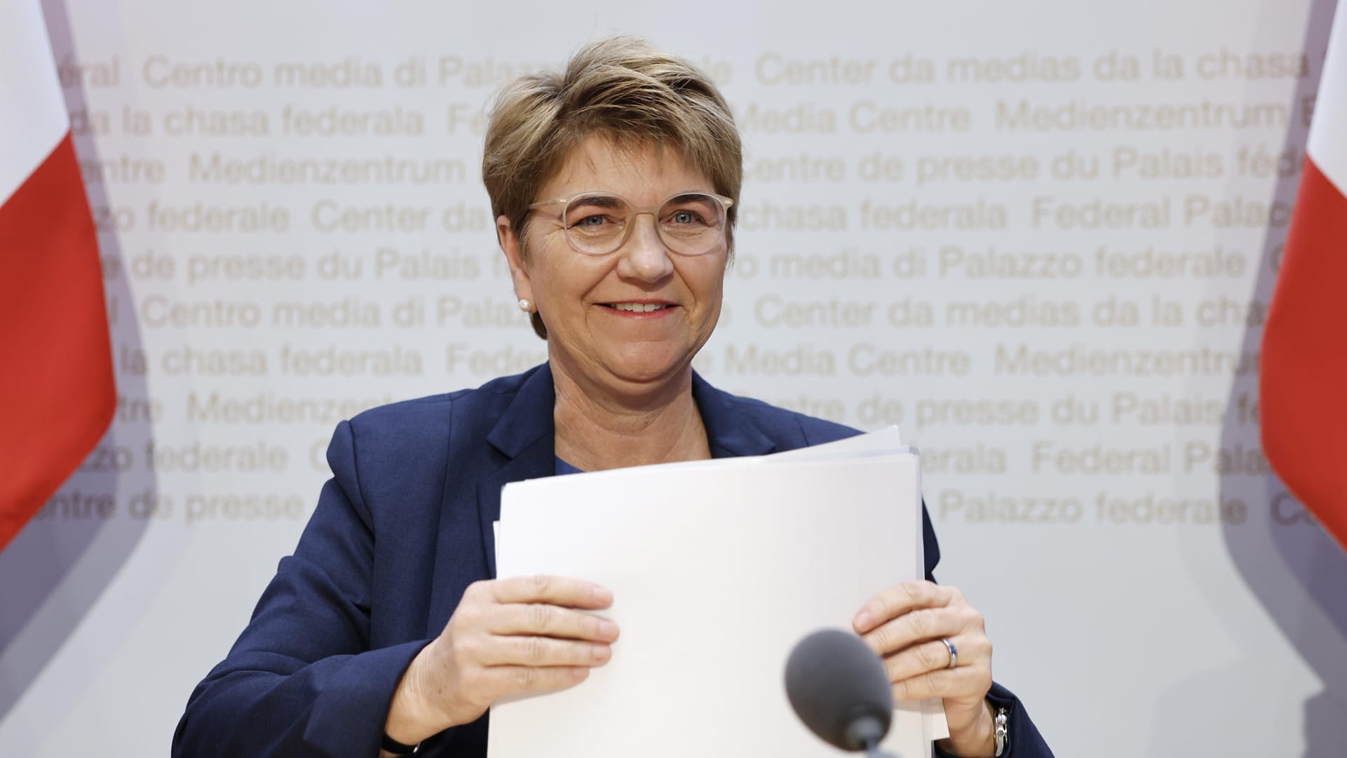 Zu Gast: Der neue Mitte-Bundesrat Martin Pfister - Rundschau talk ...