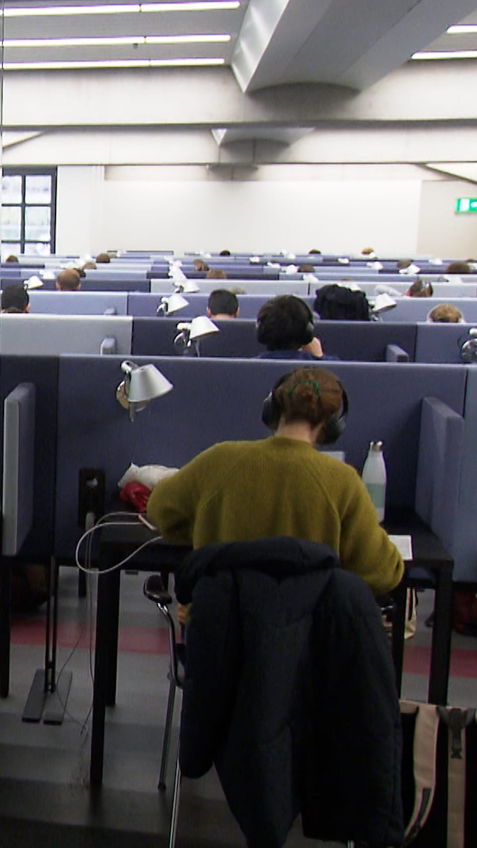 SRF News Videos - An den Hochschulen sind Lernplätze knapp - Play SRF