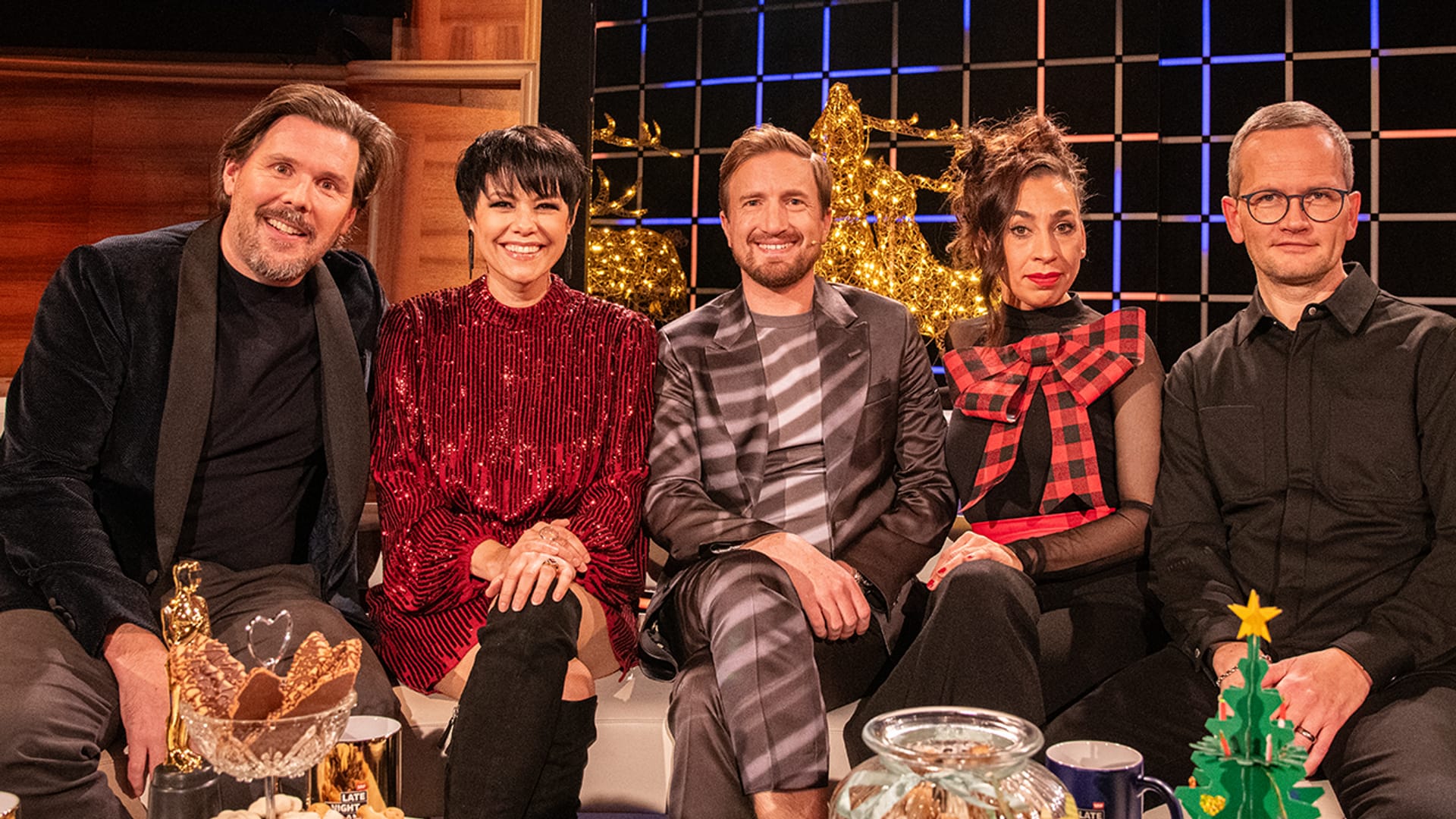 Das Zelt 2024 - Zusammenschnitte, Teil 2 - Das Zelt – Comedy Club - Play SRF