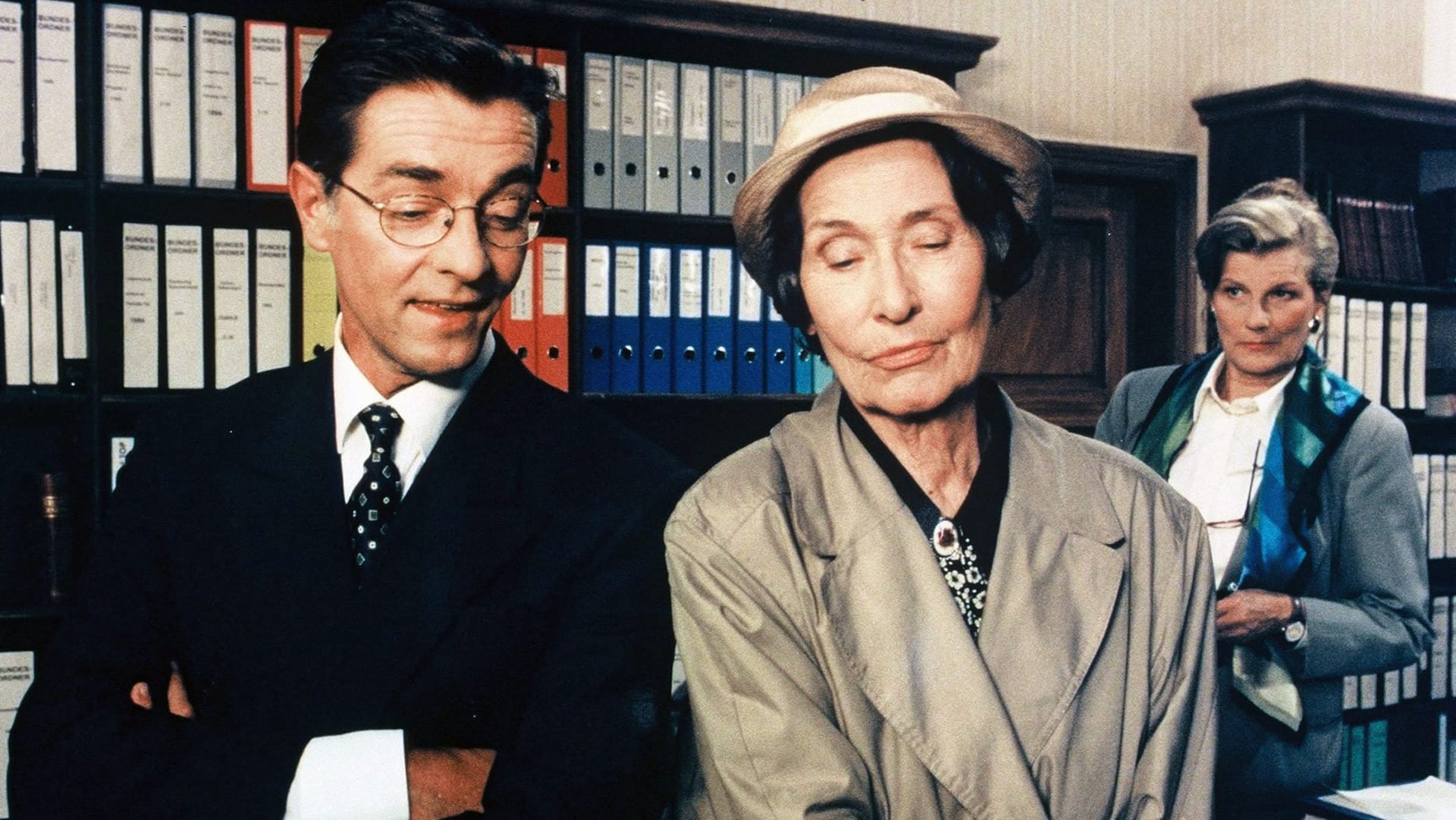 Die Erbtante (Staffel 4, Folge 69) - Fascht e Familie - Play SRF