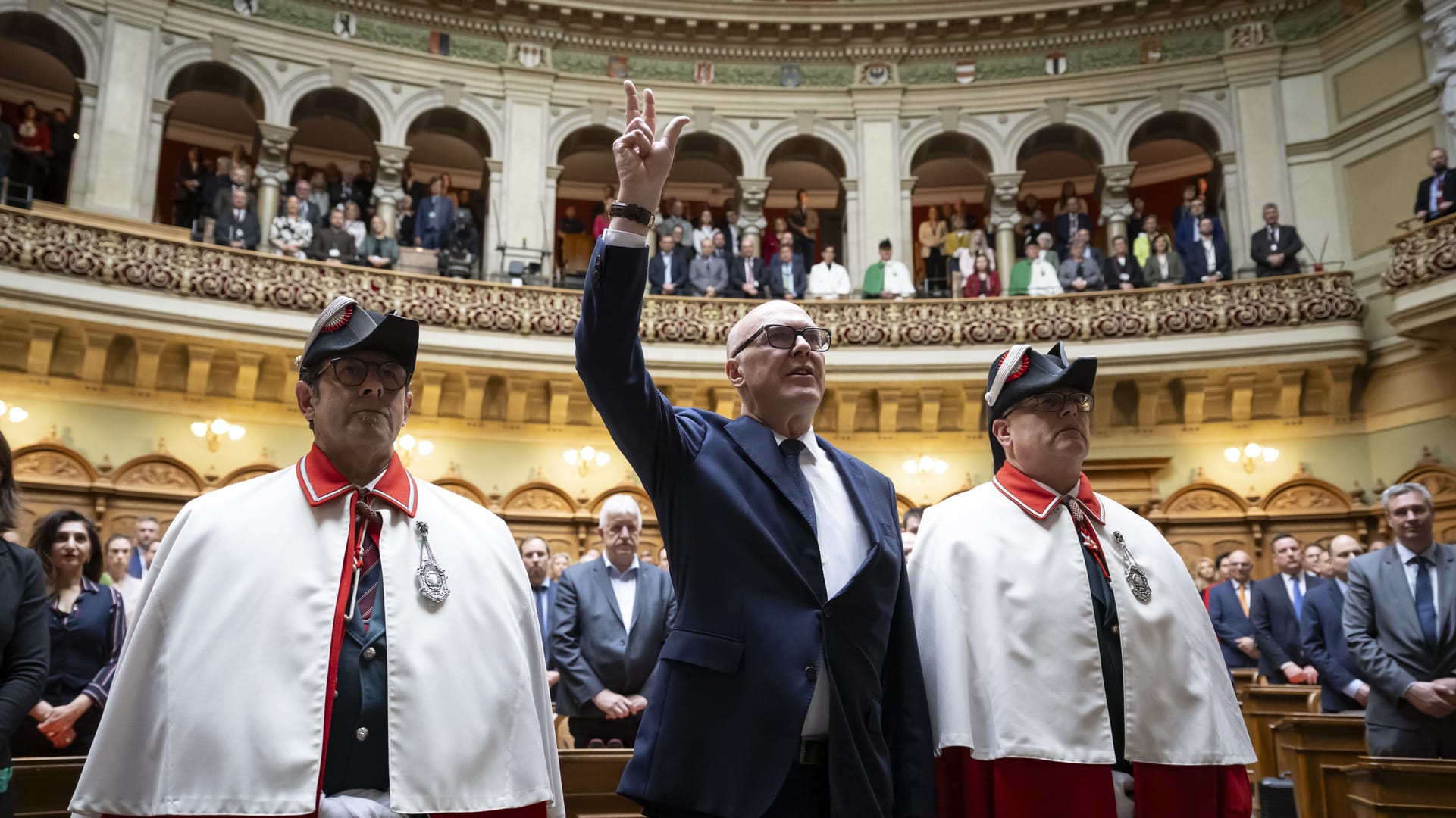 Zu Gast: Der neue Mitte-Bundesrat Martin Pfister - Rundschau talk ...