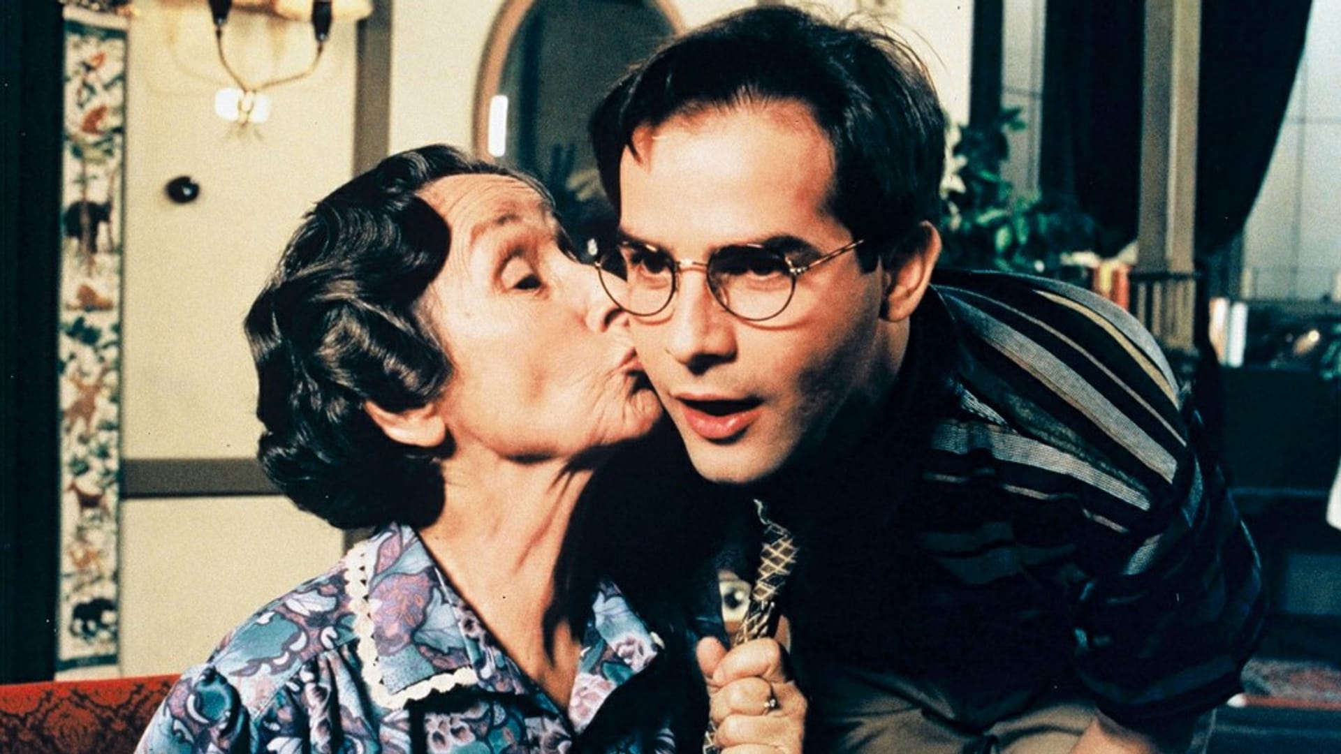 Haus an bester Lage (Staffel 1, Folge 1) - Fascht e Familie - Play SRF