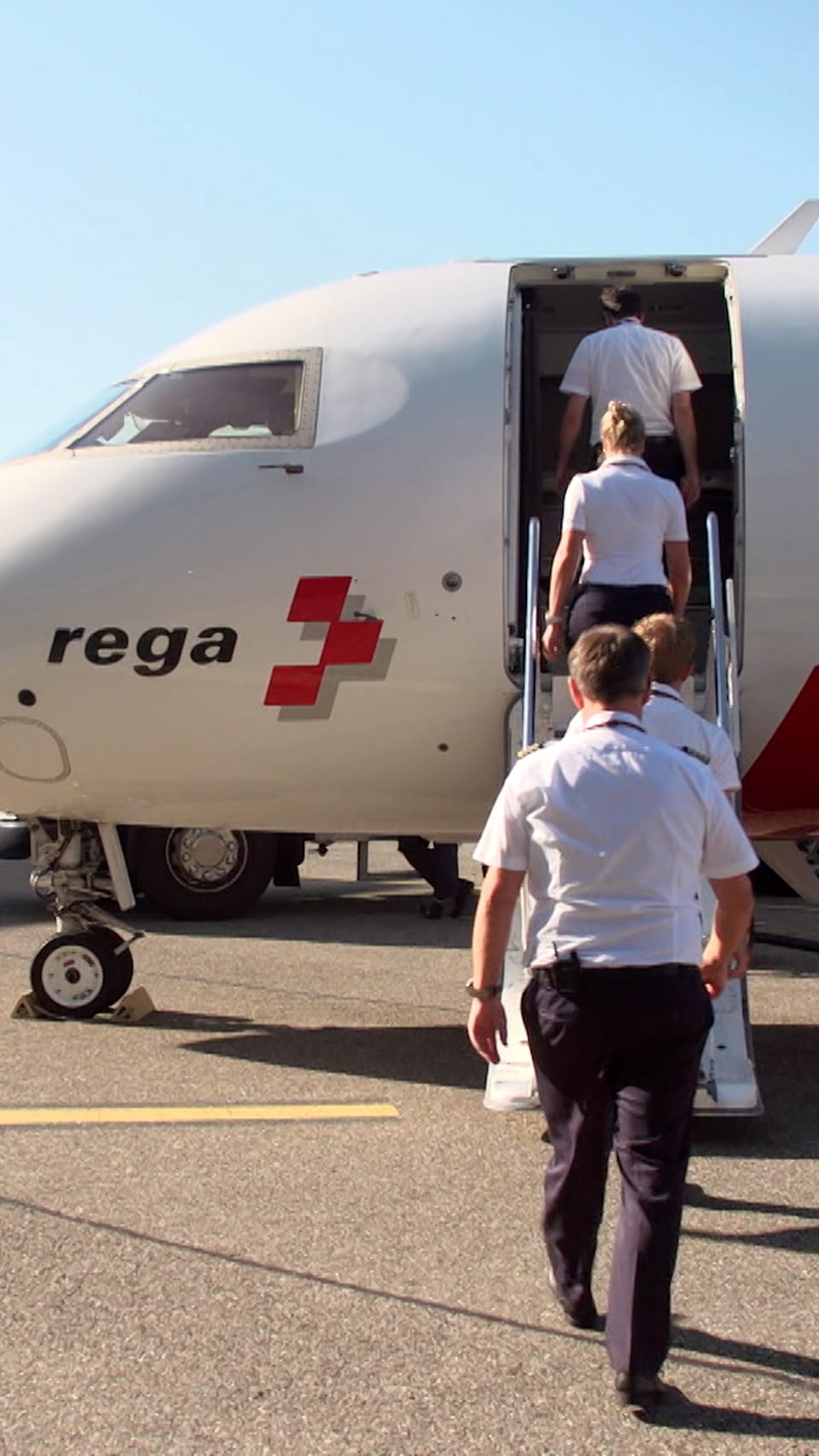 Rega-Jet auf Mission - SRF News Videos - Play SRF