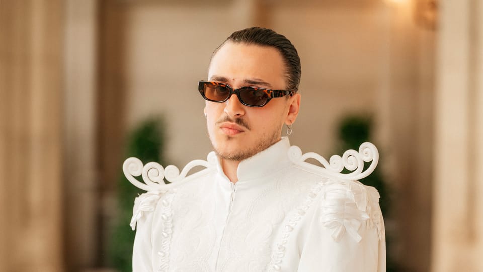 Albanien: Alis – «Nân» | Auftritt Final - Eurovision Song Contest ...