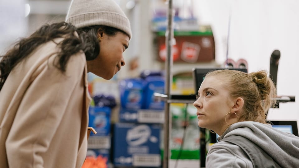 «The Wasp» – Psychothriller mit Naomie Harris und Natalie Dormer - Film ...