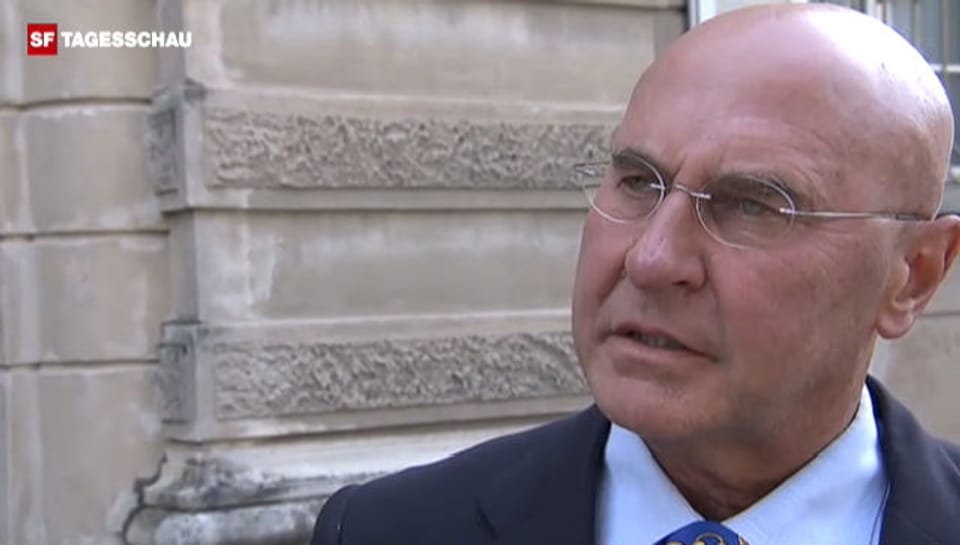 Laut Anwalt Valentin Landmann wird Christoph Mörgeli von der Uni Zürich ...