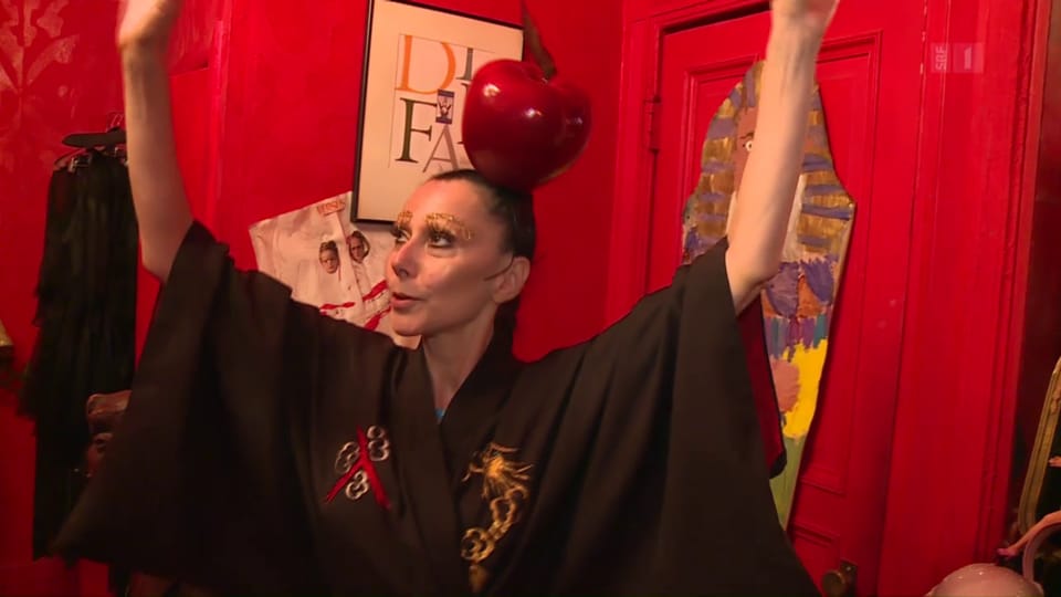 Susanne Bartsch: Partynudel in New York - Glanz & Gloria - Play SRF