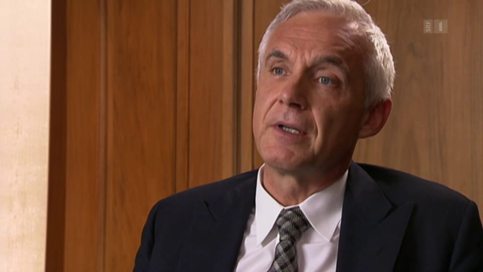 Credit Suisse: Druck auf Urs Rohner steigt - ECO - Play SRF