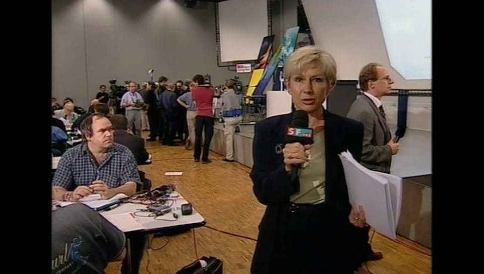 Duplex Issler zu Hayek-Bericht Expo 2001 - Schweiz aktuell - Play SRF