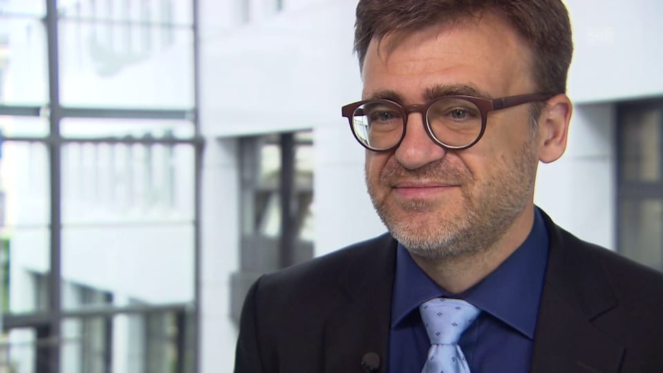 Daniel Bach nimmt Stellung zum Asyl-Algorithmus - News-Clip - Play SRF