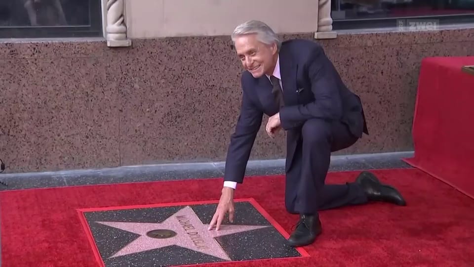 Michael Douglas bekommt Stern am Walk of Fame - G&G Flash - Play SRF