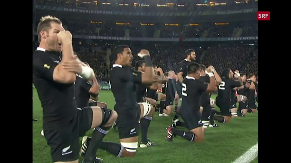 Ein Fan der «All Blacks» erklärt den Haka - Sport-Clip - Play SRF