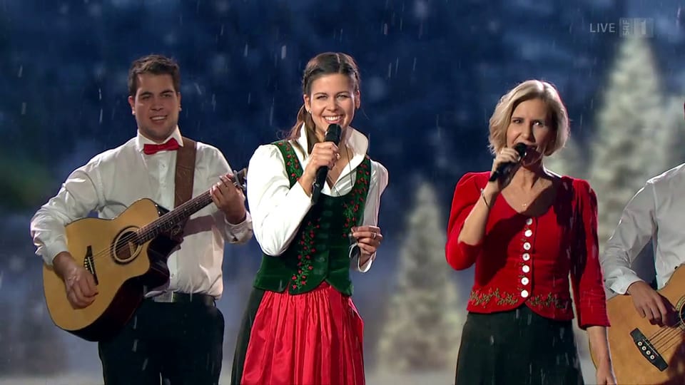 Oesch’s die Dritten mit «Leise rieselt der Schnee» - Happy Day - Play SRF