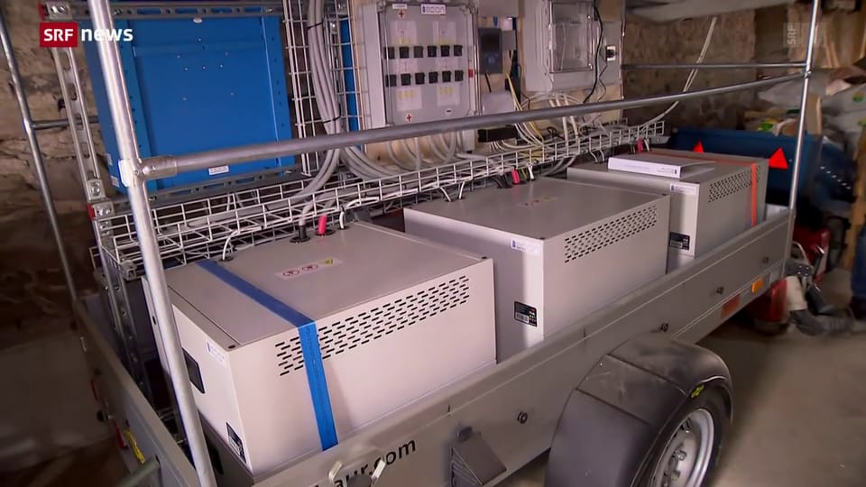 Sonne statt Diesel auf der Alp Malun - Schweiz aktuell - Play SRF