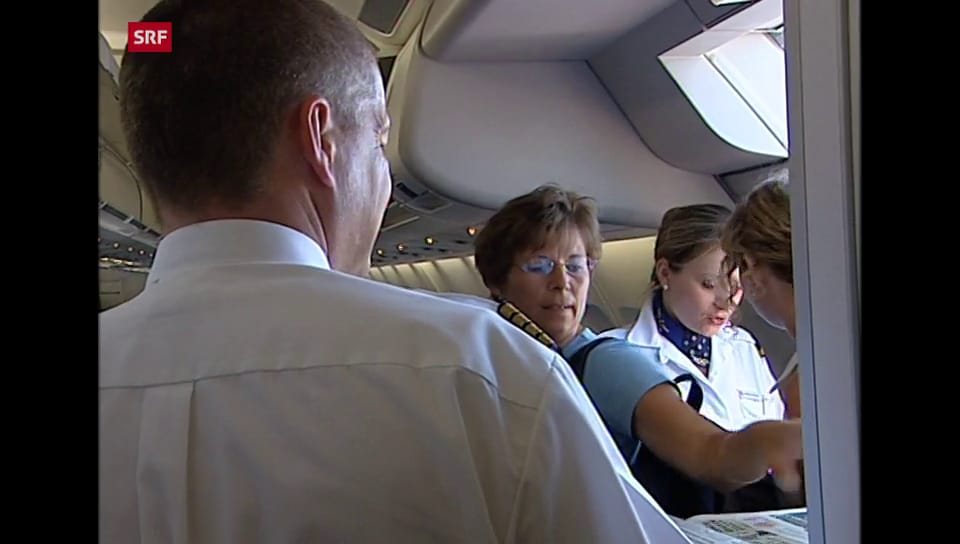 Flight Attendant - Oops! - Play SRF