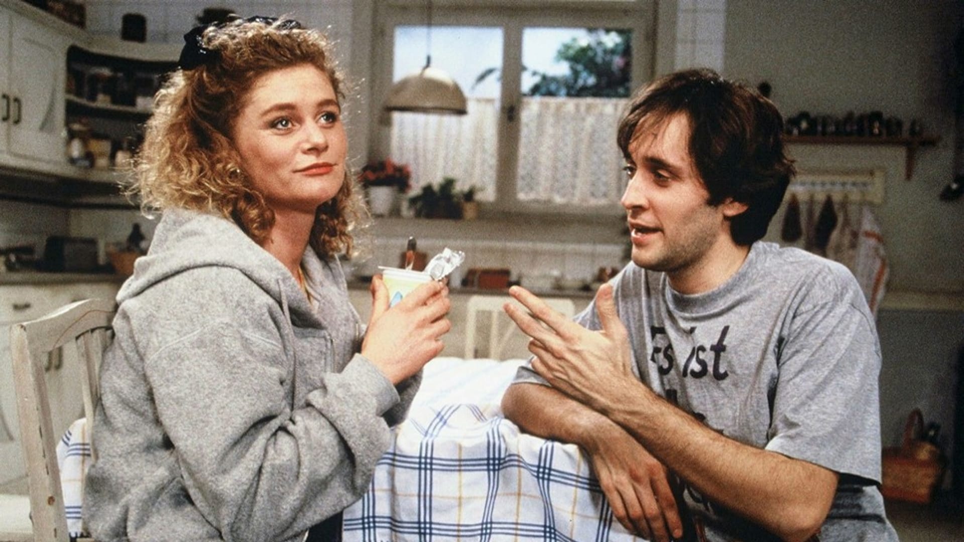 Er liebt mich, er liebt mich nicht (Staffel 2, Folge 38) - Fascht e Familie - Play SRF