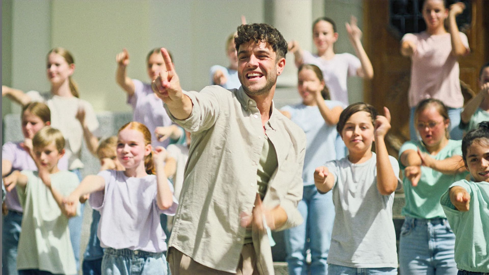 #SayHi 2024: Tanz-Tutorial zu «BOOM SHAKA LAKA» mit Nicky B Fly ...