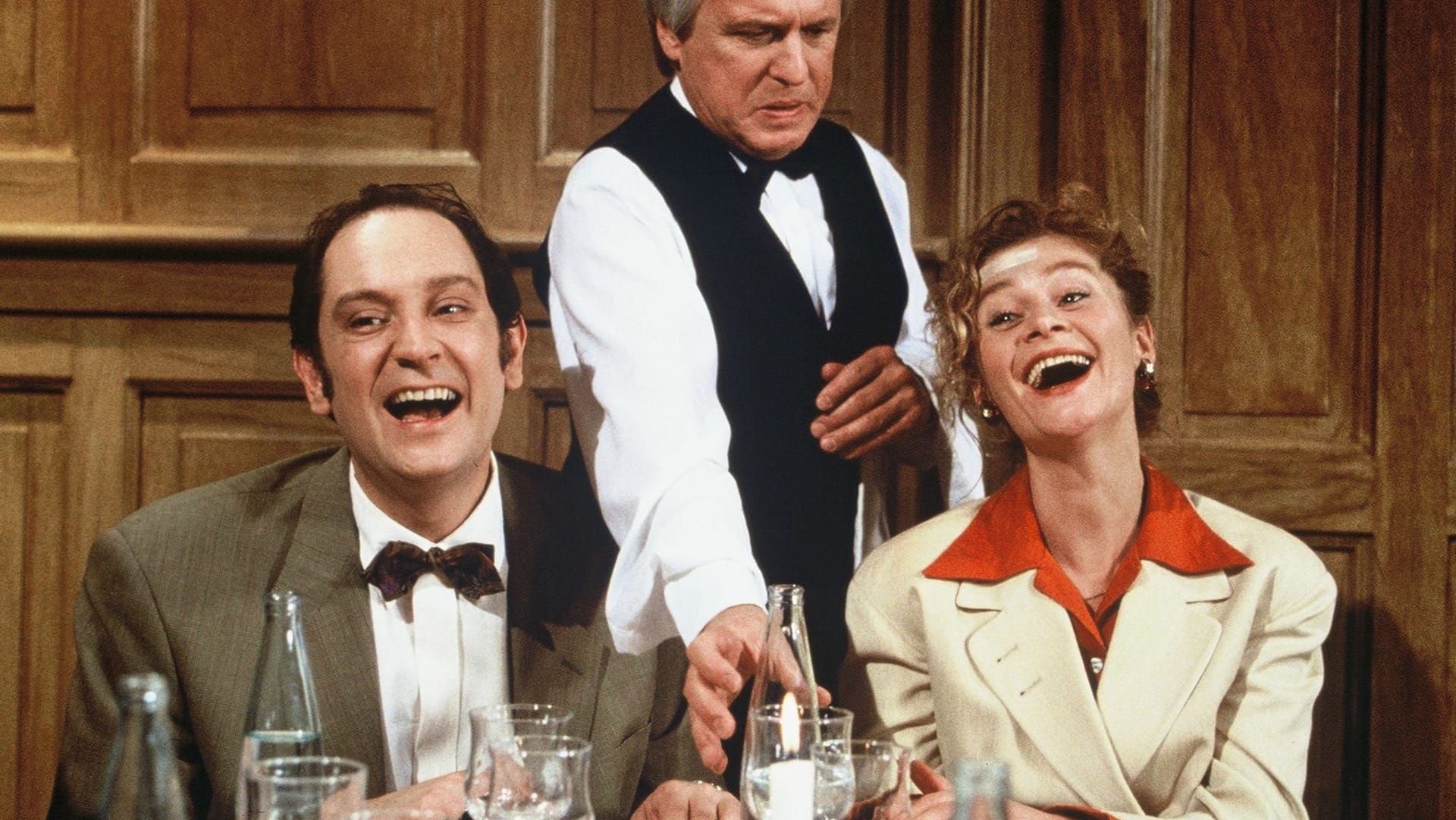 Herr und Frau Aebersold (Staffel 3, Folge 47) - Fascht e Familie - Play SRF