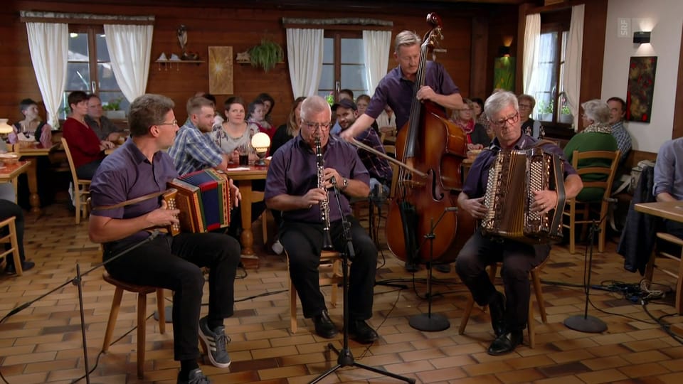 Kapelle Arflina: Skifahrt am Hochwang - Potzmusig - Play SRF
