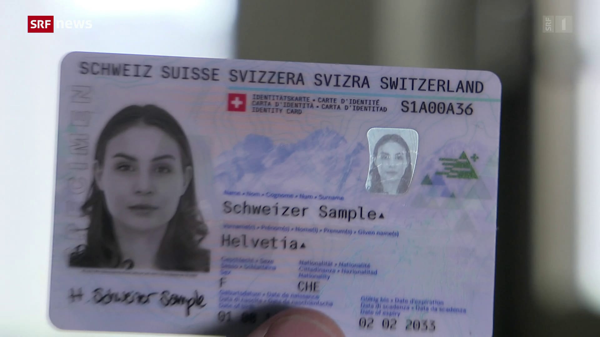 Neue Sicherheitsmerkmale - So sieht die neue ID aus - News - SRF