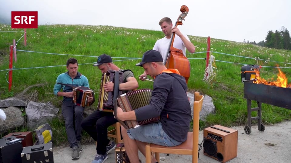 Tag 4: Bei den Enderlin Chicks (Staffel 2, Folge 4) - Schwiizer-Reis ...