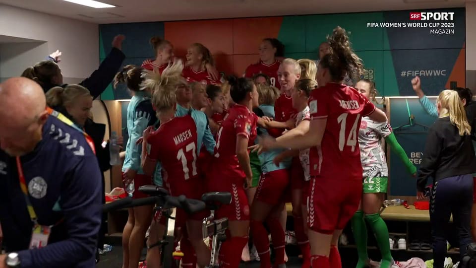 Bei den Däninnen sorgt das Team gleich selber für die Musik - FIFA WM ...