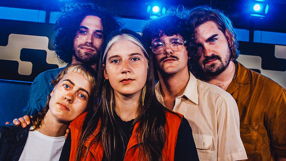 Soft Loft - «Is It Me» (Livesession) | Best Talent – August 2023 - SRF ...