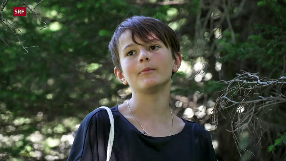 Pilze sammeln mit Anouk - SRF Kids News - Play SRF