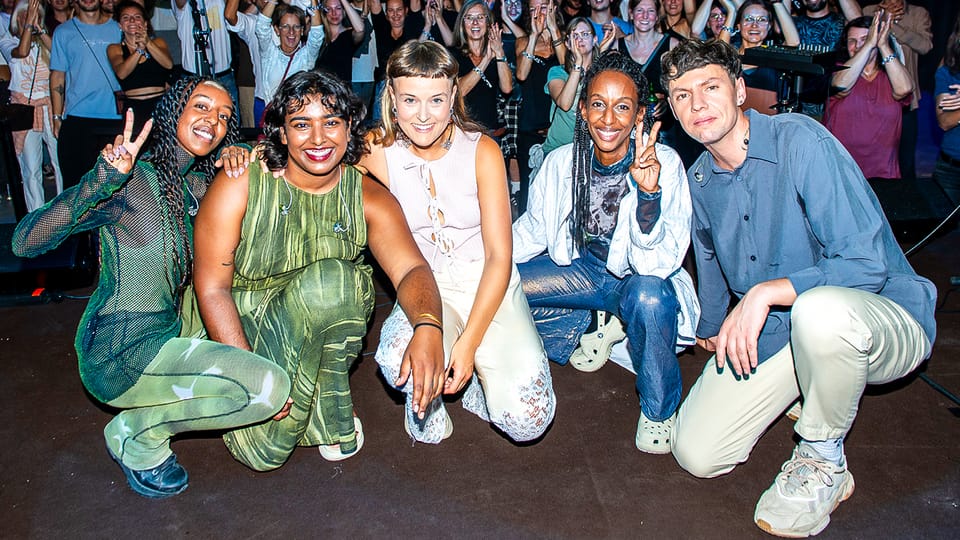 «SRF 3 Sounds! Showcase»: Sirens of Lesbos live | Showcase 2023 - SRF 3 Musik - Play SRF