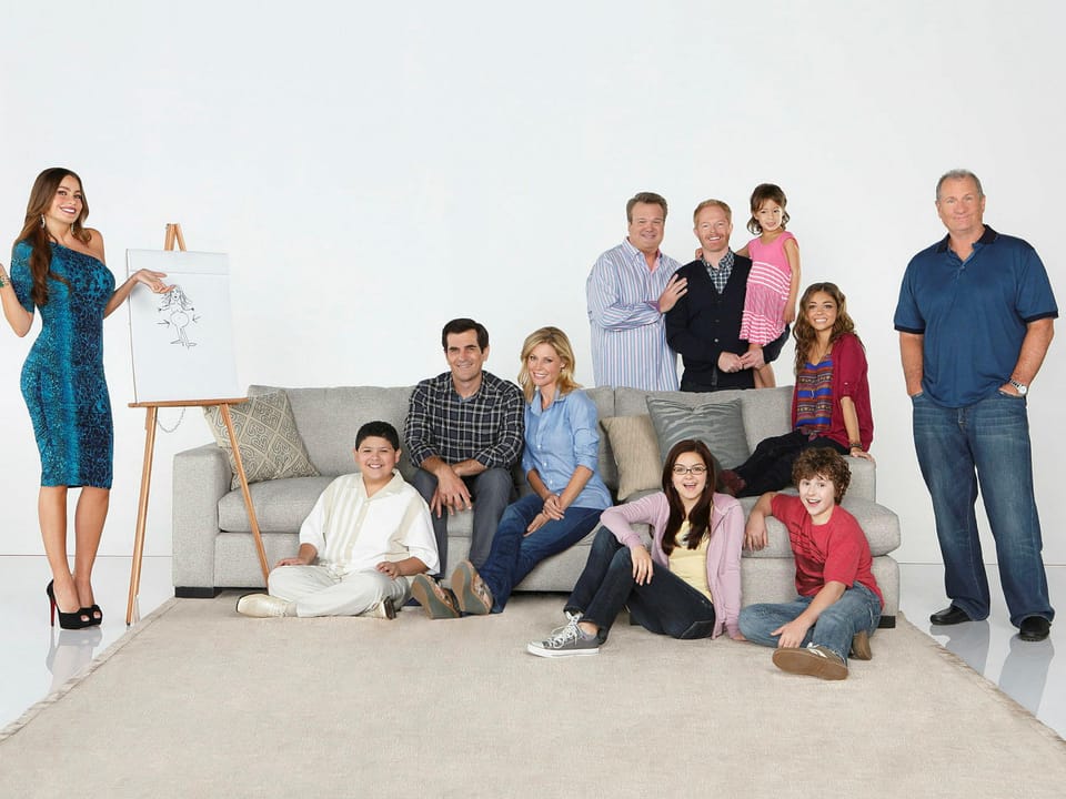 Dur dur d'être parents (Episode 4 - Saison 9) - Modern Family - Play RTS