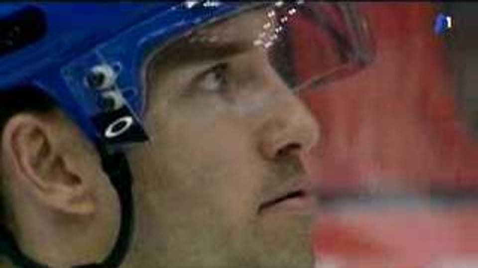 Hockey: portrait d'Alexandre Daigle, attaquant de l'équipe de Davos ...
