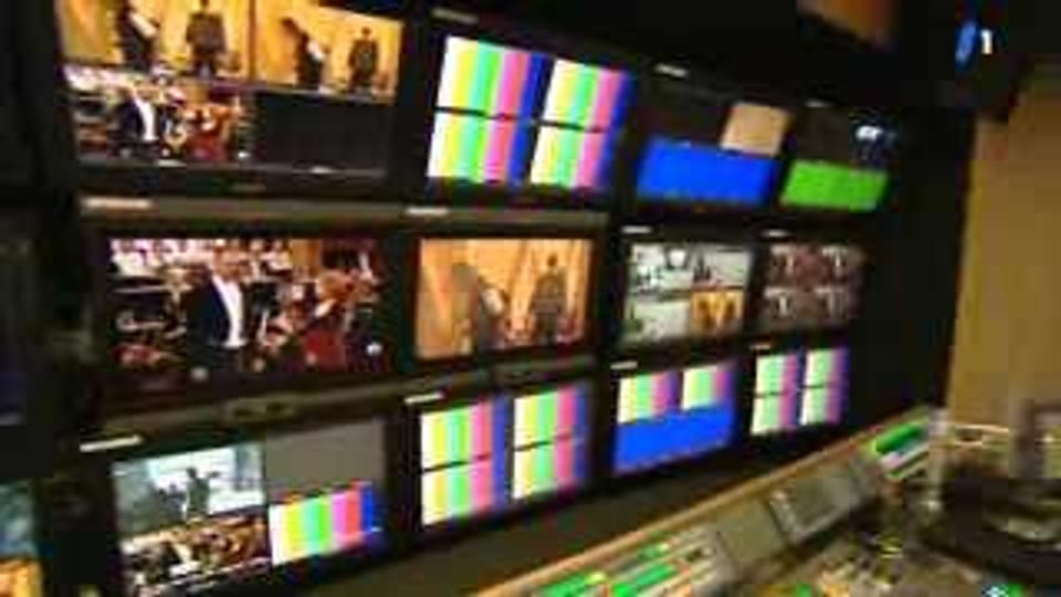 Haute définition: le nouveau car de la TSR - Grand Angle - Play RTS