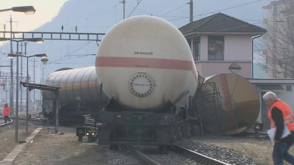 Incident chimique en gare de Chiasso (TI) - RTSinfo - Play RTS
