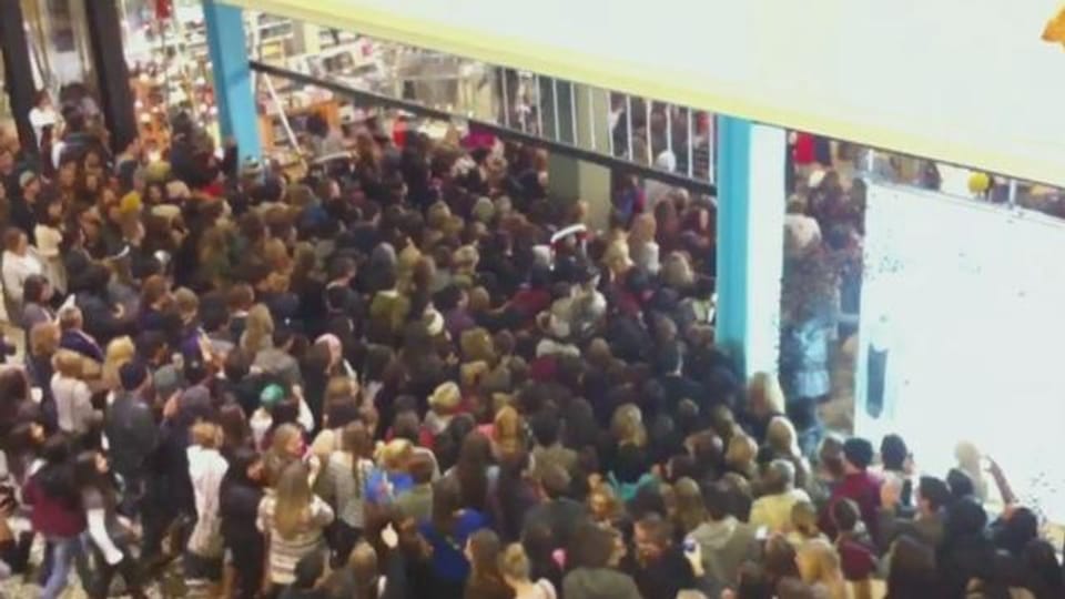 La folie du Black Friday aux Etats-Unis - Info en vidéos - Play RTS