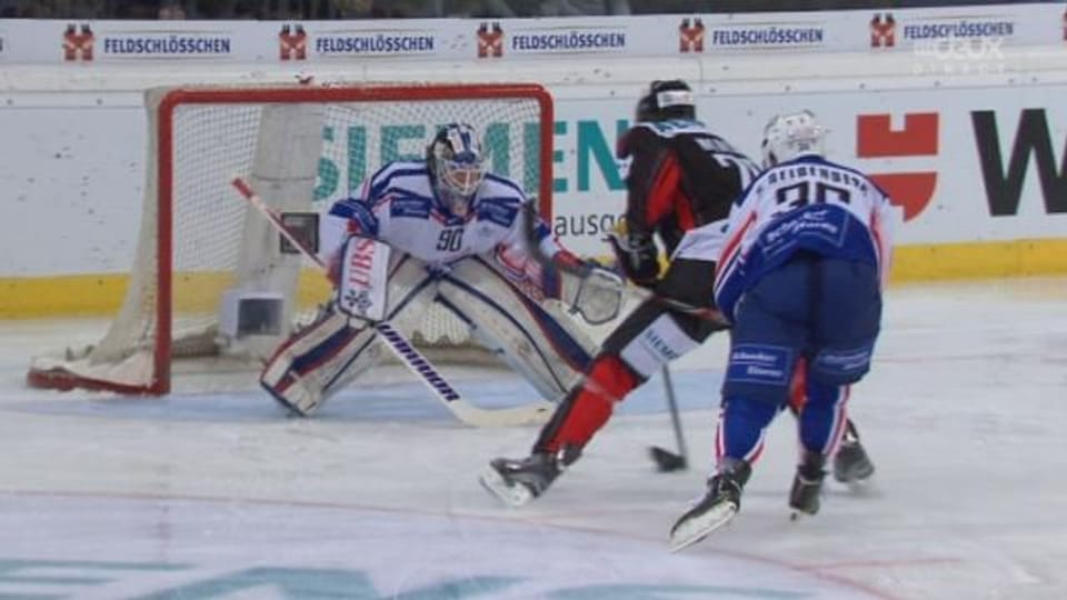 Quart de finale: Fribourg-Gottéron - Adler Mannheim. 3e minute: les ...