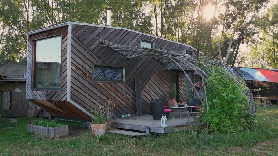 #LoveMyHome : La Tiny House d’Isaac (Episode 5) - Formats Courts - Play RTS