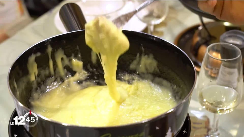La fondue fribourgeoise, moitié Gruyère, moitié vacherin, est la star ...