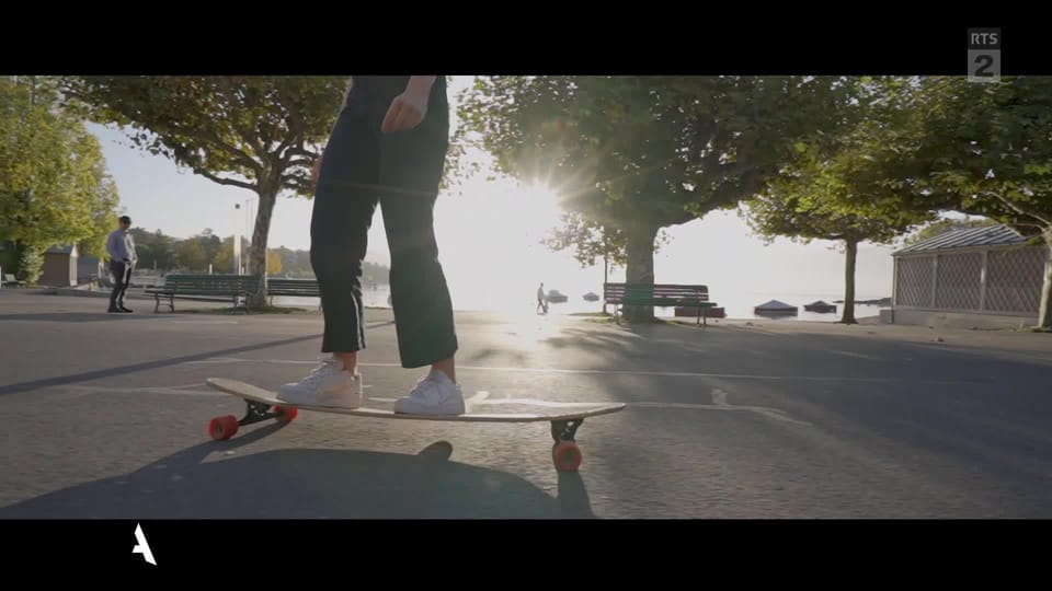 Urban: Longboard Dancing - Adrénaline - Play RTS