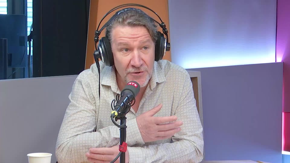 Le billet de Gabriel Bender – Le fait divers fait diversion - Les beaux parleurs - Play RTS