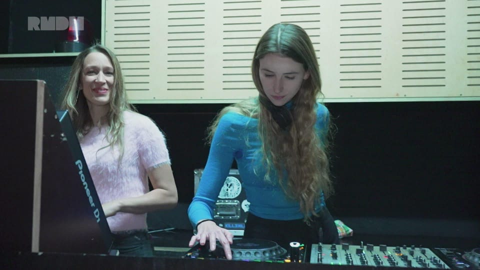 Audrey Danza, DJ, ses nuits sont ses jours - Ramdam - Play RTS