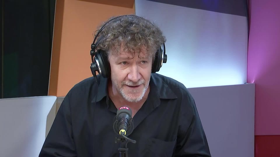 Le billet de Gabriel Bender – Le prix Nobel du savoir vivre - Les beaux parleurs - Play RTS