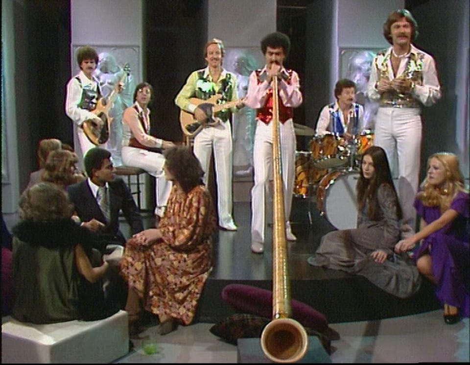 Swiss Lady - Les Oiseaux de Nuit - Play RTS