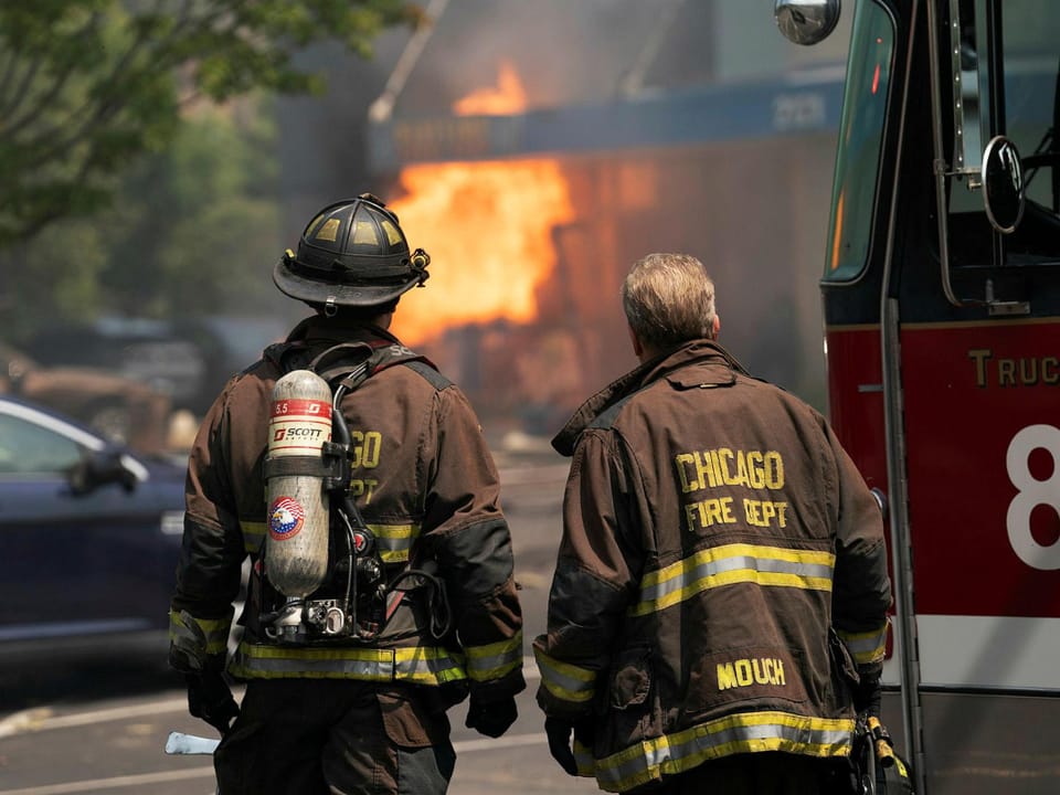 Un monstre sur le terrain (Episode 1 - Saison 13) - Chicago Fire - Play RTS