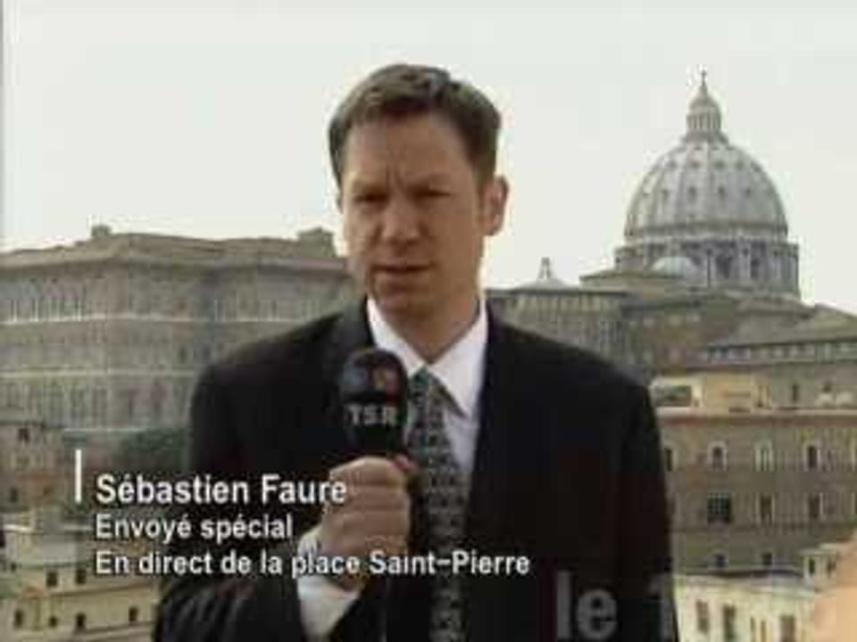 12h45 - Etat de santé du Pape: en duplex de la place St-Pierre avec ...